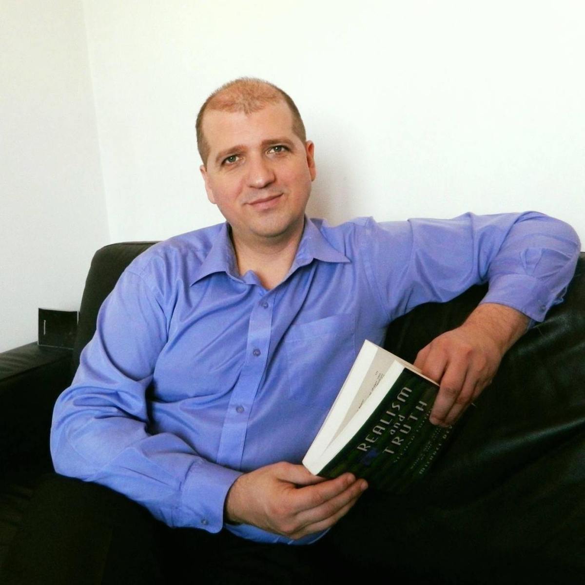 Profesorul sucevean Marius-Costel Eşi: “Trăim vremuri în care orice ...